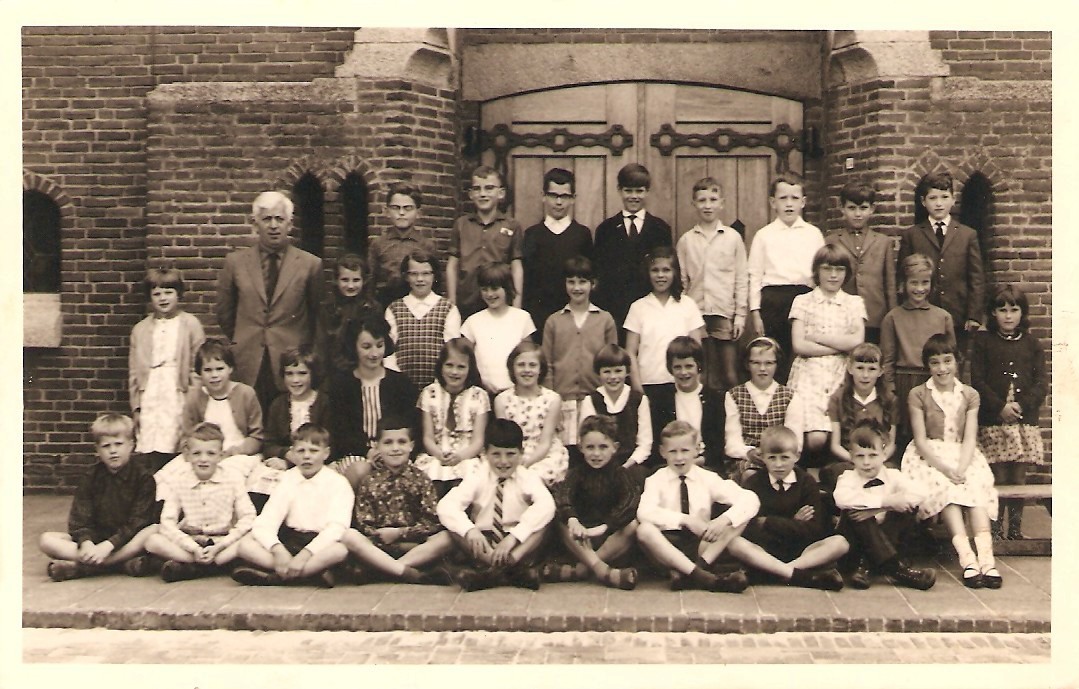 Sint Jozefschool Oirschot | SchoolBANK.nl - vind je oude klasgenoten terug