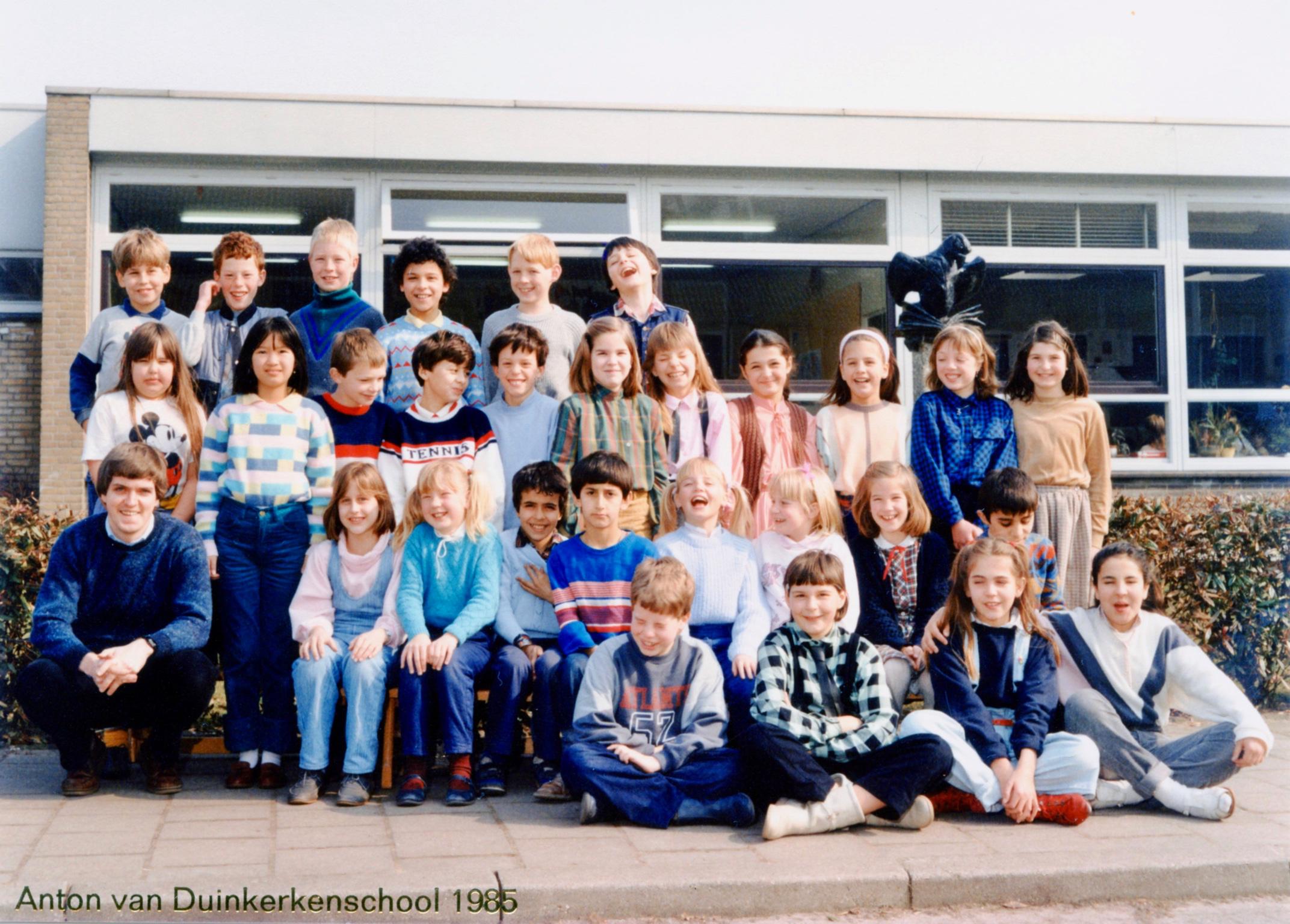 Anton van Duinkerken Bergen op Zoom | SchoolBANK.nl - vind je oude ...